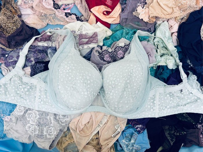 F80 36F 80F 蕾黛絲 舒西 輕透 靠過來 湖水綠 Ladies 二手內衣 大罩杯 | Yahoo拍賣
