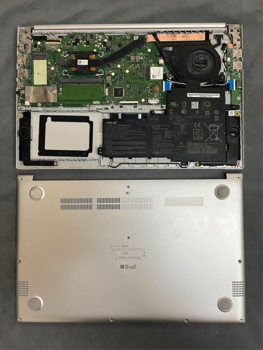 [齊亞環保]Asus M513U 故障機 零件機 收到底殼就分離 可以合回去目測是無破損 鍵盤和機板有類似水漬 可以開機 狀況如圖 螢幕目測好的 售出不退 | Yahoo拍賣