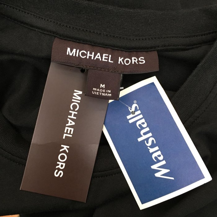 【愛莎＆嵐】Michael Kors 男 黑色圓領短袖LOGO印花T恤/M(全新) 11405 28(限小綿換貨)490 | Yahoo拍賣