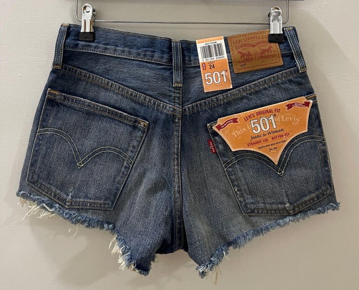 Levi’s 501 女生刷破抽鬚排扣牛仔短褲/W24 | Yahoo拍賣