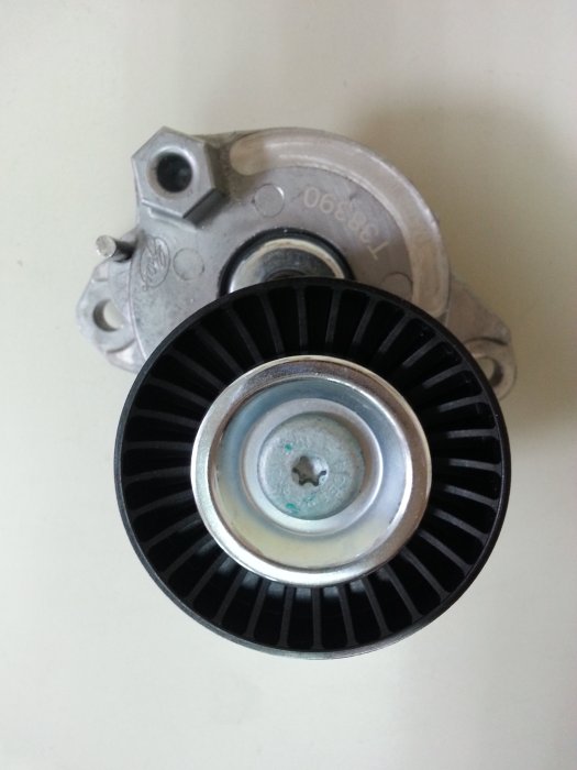 BENZ W211 S211 W212 S212 M156 E63 AMG 皮帶調整器 惰輪座 舵輪 皮帶惰輪 皮帶盤 OEM廠製 ...