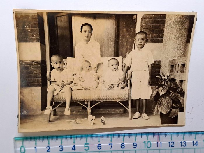 〈古今藝術〉日據日治台灣家庭和影的老照片一張M06 | Yahoo拍賣