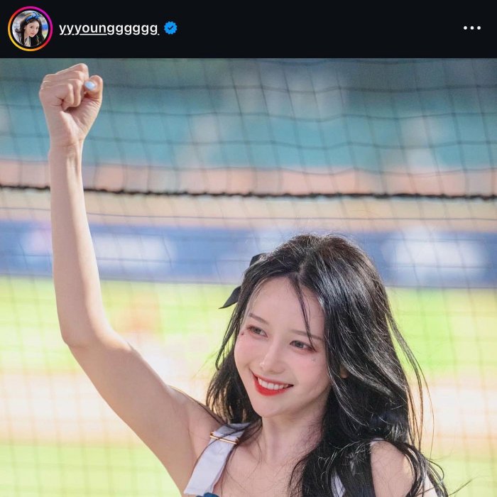 李多慧，李雅英，南珉貞，邊荷律。四大韓援簽名球 ️（含框） | Yahoo拍賣