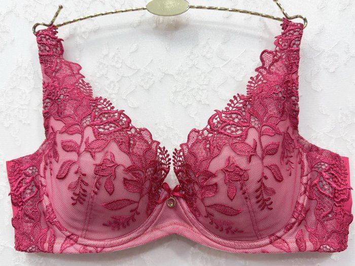 👙Triumph黛安芬：36/80C💗婷の二手內衣💗薄罩杯。 | Yahoo拍賣