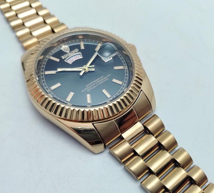 【timekeeper】 全新Binbond大錶徑開天窗鍍金石英錶(日期/星期顯示) | Yahoo拍賣