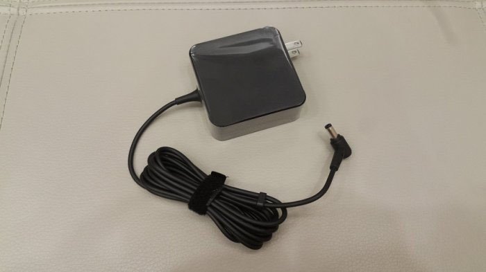 原廠規格 ASUS 65W 變壓器 X555LN X555JX X555LB X555LF X554SJ X554UA | Yahoo拍賣