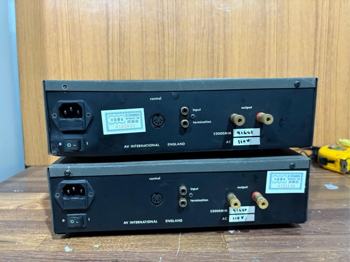 低價起標！零件機..英國製avi s2000mm mono後級擴大機一對..573 | Yahoo拍賣