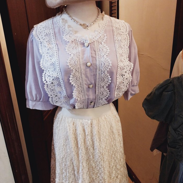 Sweet111韓國甜心 *韓 珍珠釦 蕾絲拼接 棉質上衣 超值!!八一元起標無底價 | Yahoo拍賣