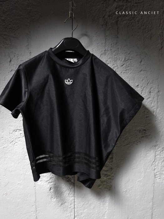 CA 愛迪達 adidas 女款 黑色 寬短版 休閒短t XS號 一元起標無底價D684 | Yahoo拍賣