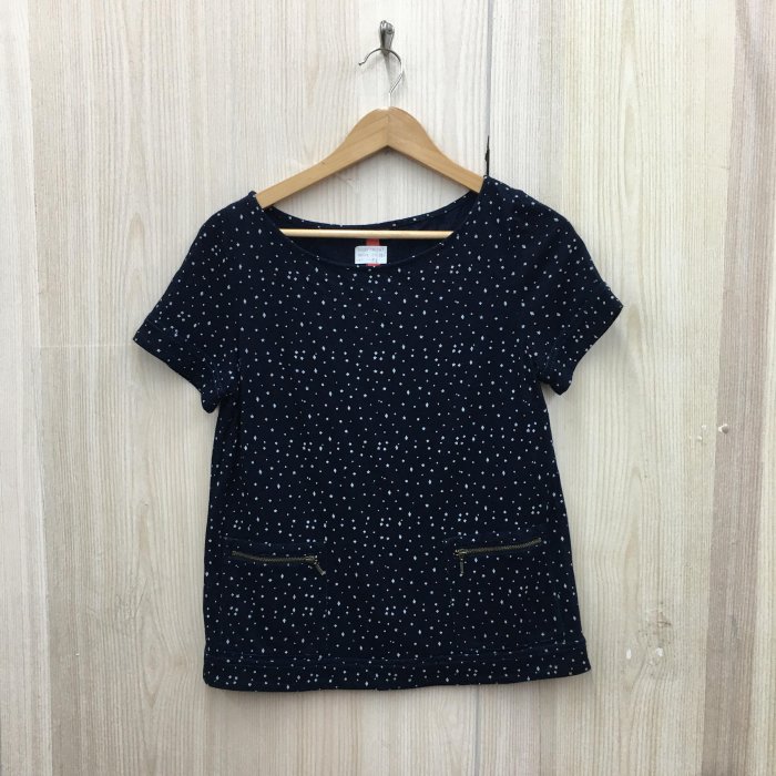 【愛莎＆嵐】iROO 女 藍色星星點點上衣 / 38 11304 18 | Yahoo拍賣