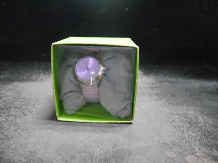 【阿輝の古物】手錶_United Colors Of Benetton_可運作_皮帶脆化_#E38 | Yahoo拍賣