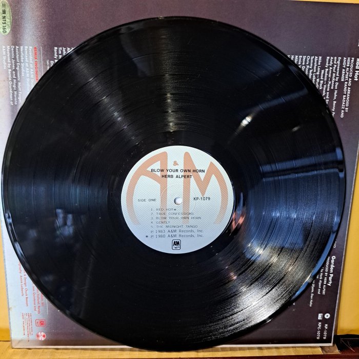 【黑膠報報-黑膠】BLOW YOUR OWN HORN HERB ALPERT-t3 | Yahoo拍賣