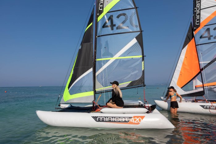 minicat 420 充氣 帆船 橡皮艇 獨木舟 雙體船 雷射小船 hobie catamaran | Yahoo拍賣