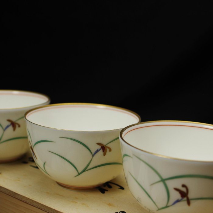 【桑園の】未使用美品~日本 香蘭社 經典 細蘭花 薄胎美瓷 燙金 油潤 湯吞 茶杯 5件 桐箱附 Q 7175 | Yahoo拍賣