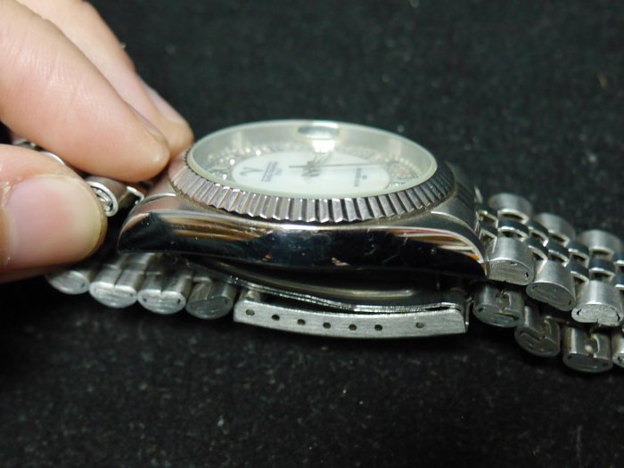 【阿輝の古物】手錶_Emilio Valentino Italy_可運作_錶面有刮痕髒汙 錶帶有使用痕跡_#E13 | Yahoo拍賣