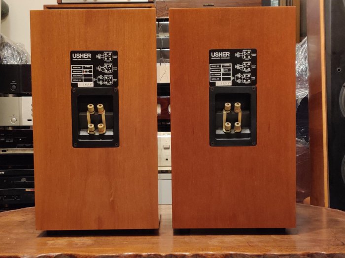 現貨一組極美 USHER 雅瑟 V-9801 大書架喇叭一對 | Yahoo拍賣