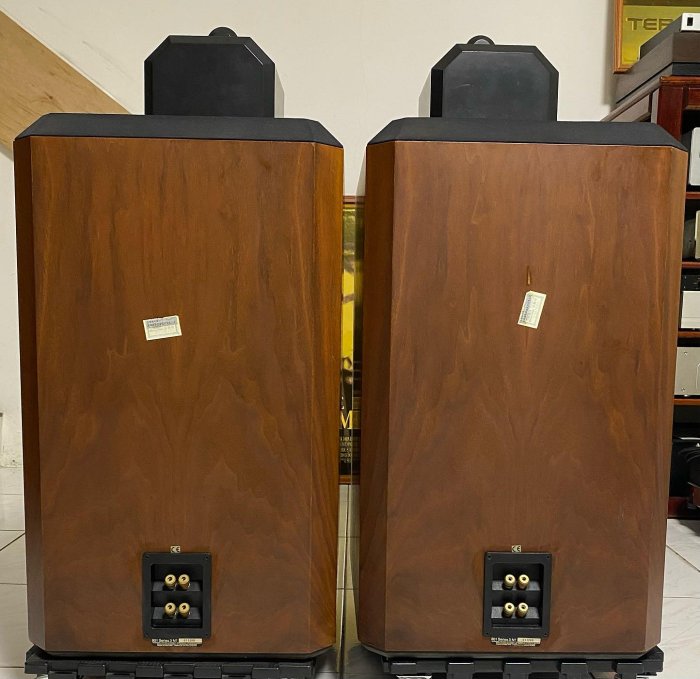 英國 B&W M801 S3 含腳架無腳釘 N JBL diamond 800 801 utopia 365唱片行 | Yahoo拍賣