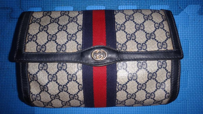 ~保證真品 GUCCI 深藍老花色真皮和PVC款骨董包 手拿包 置物中方包 ~便宜起標無底價標多少賣多少 | Yahoo拍賣