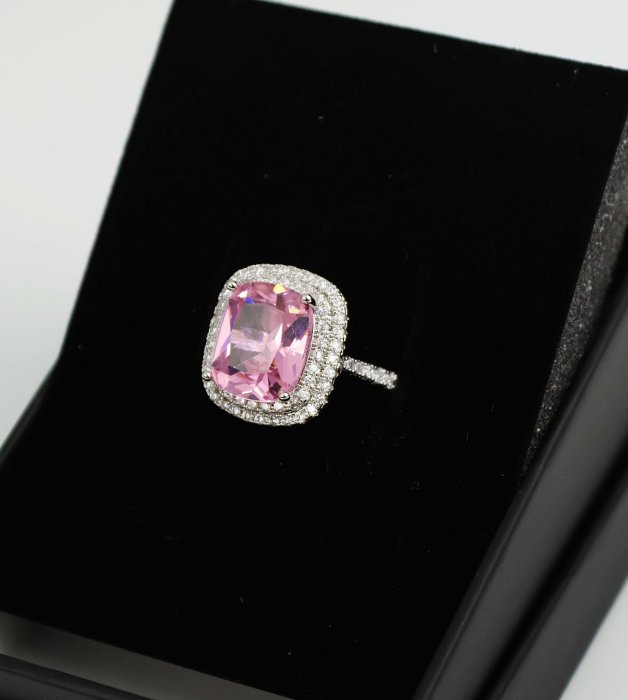 【桑園の】時尚優雅 璀璨 粉紅晶鑽 戒指 盒附 (委託品) T 5259 A03 | Yahoo拍賣