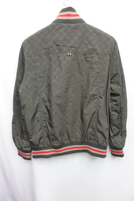 拾壹♥時尚心語♥大尺碼【時尚】42肩軍綠65纖維滿版經典LOGO風衣長袖外套~燕鳴-0505-H2 | Yahoo拍賣