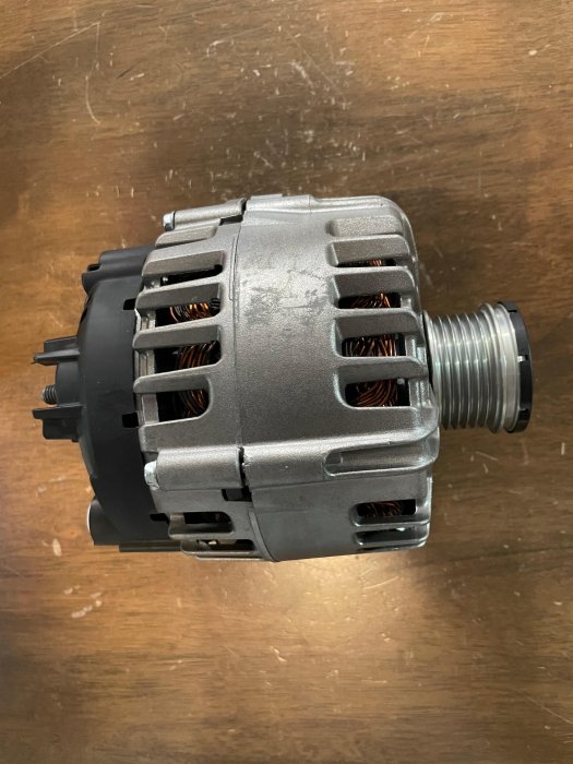 福利品 奧迪 AUDI A1 A3 Q2 Q3 VW Golf 7 Passat B8 2012- 原廠發電機140A | Yahoo拍賣