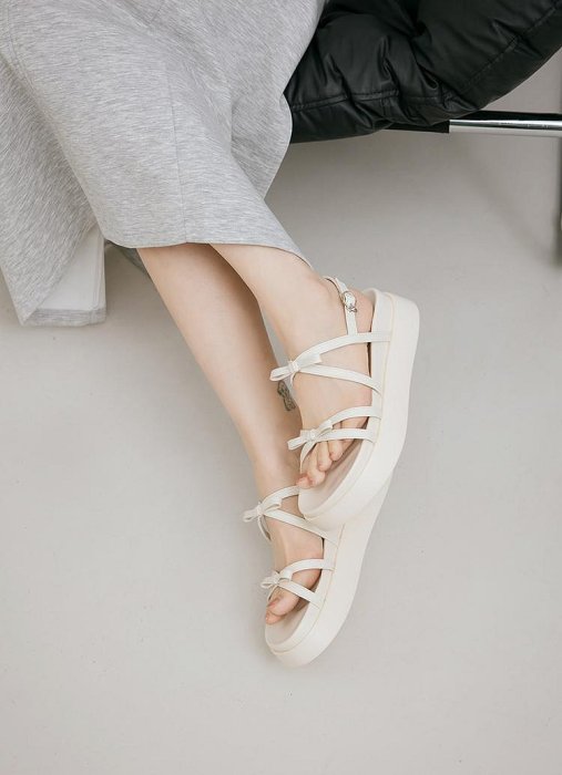 GRACEGIFT 全新品 交叉蝴蝶結細帶奶油厚底涼鞋 | Yahoo拍賣