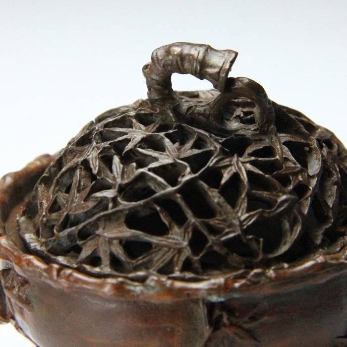 【桑園の】老式珍藏 氣節君子 竹節鏤空雙耳香爐 三足 古銅香爐 底款 K 7049 | Yahoo拍賣