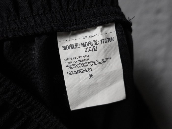 CA 美國運動品牌 UNDER ARMOUR 黑色 運動短褲 M號 一元起標無底價D424 | Yahoo拍賣