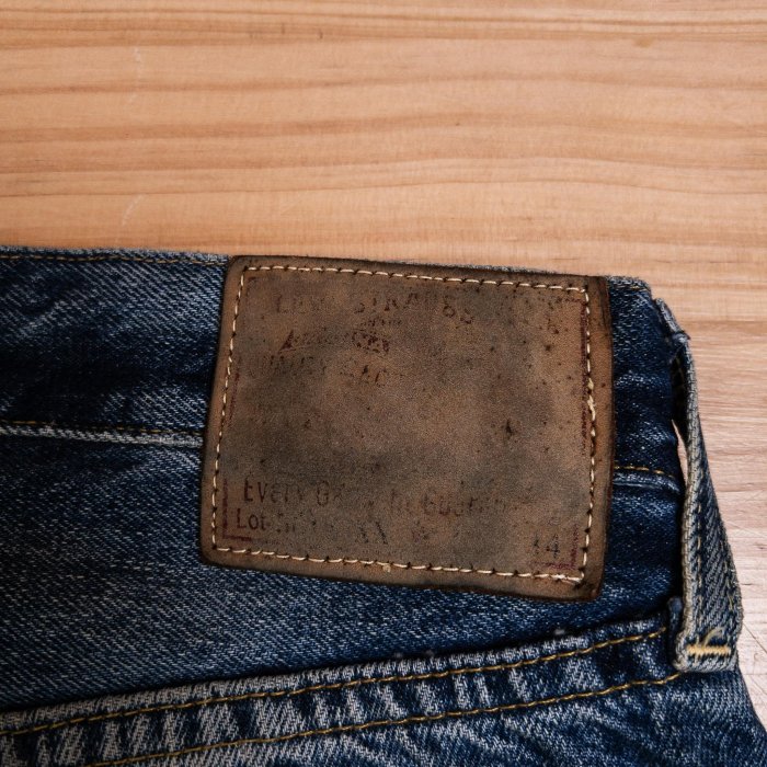 3/24(一)結標【LEVI'S Vintage Clothing】二手美品《W30》LVC 大E小紅標 54501 布邊丹寧經典直筒褲 破壞潑漆 一元起標 | Yahoo拍賣