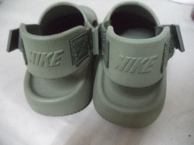 NIKE-正品專櫃品牌款～橄綠色造型設計～女生雨鞋399元起標 | Yahoo拍賣