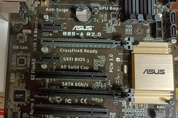 華碩ASUS主機板: B85-A R2.0 大板~不含CPU ~二手 | Yahoo拍賣