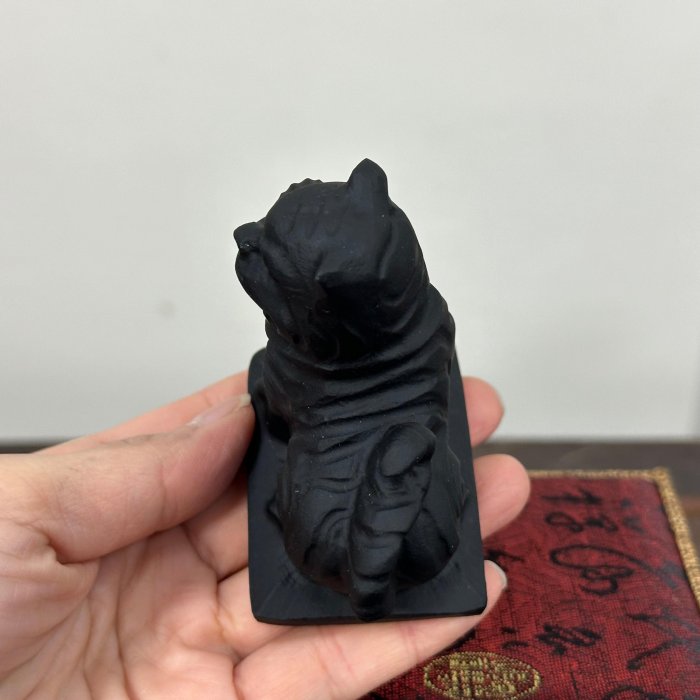 【居寶屋】精選天然 黑曜石 精雕虎爺 虎爺將軍 下壇元帥 招財開運 風水擺飾 附盒 一元起標 無底價 B375 | Yahoo拍賣