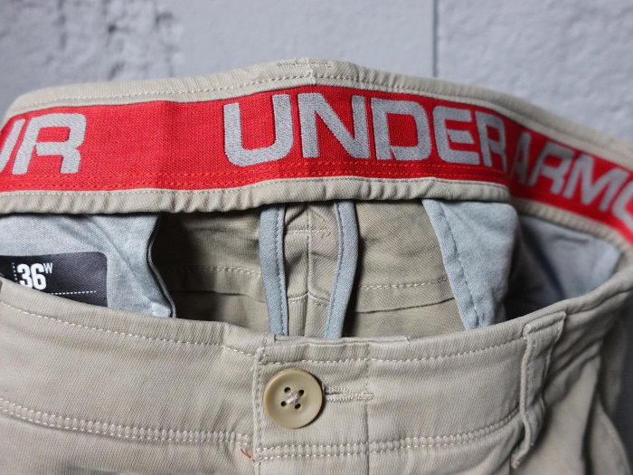 CA 美國運動品牌 UNDER ARMOUR 卡其色 彈性卡其短褲 36腰 一元起標無底價D368 | Yahoo拍賣