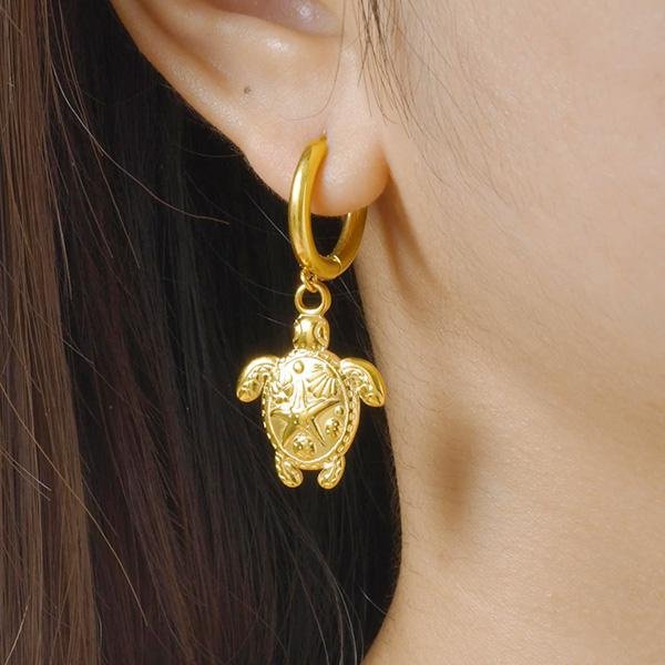 QBOX 》FASHION 飾品【GED-851】精緻個性夏季海洋風金色烏龜鈦鋼耳環/耳飾 | Yahoo拍賣