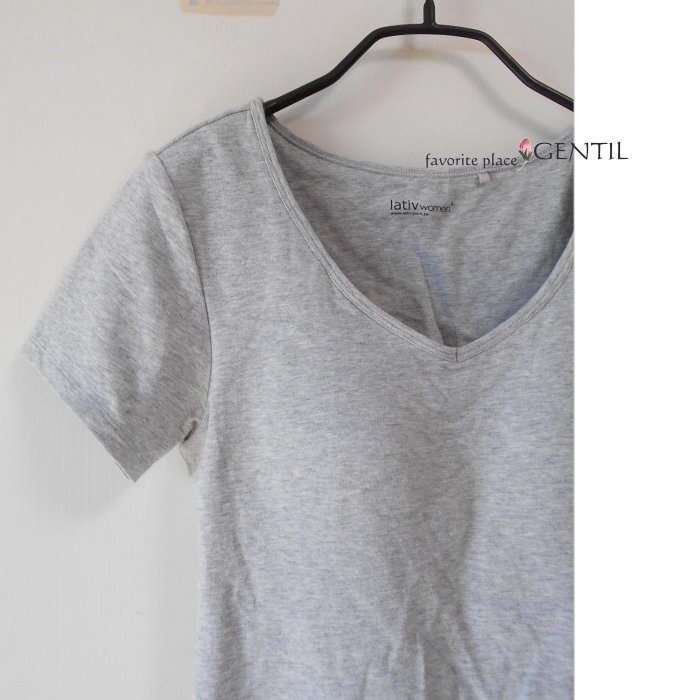 Gentil 韓系 韓妞 高質感 內襯BAR罩杯 下胸圍彈性鬆緊設計 灰色V領無印 lativ 輕鬆好搭款短袖TEE上衣 低價起標 | Yahoo拍賣