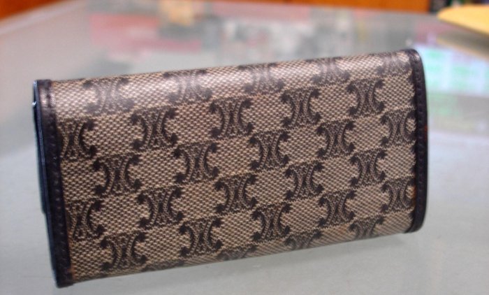 品相佳 法國Celine女性 藍黑色 牛皮+ 經典Monogram圖案膠皮 4 keys 時尚鑰匙包 (特價真品) 10cm | Yahoo拍賣