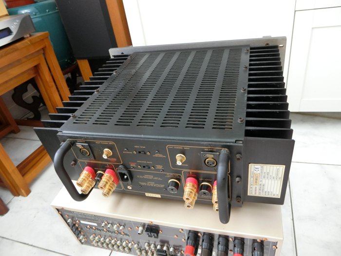 新型 雅瑟USHER R 1.2s 藍燈版本 後級擴大機. 平衡輸入 | Yahoo拍賣