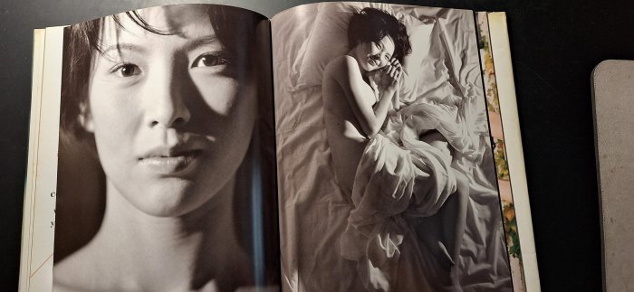 [小柳懷舊]~絕版寫真 天心寫真集 身體密碼 精裝版 海峽1998(大H2) | Yahoo拍賣