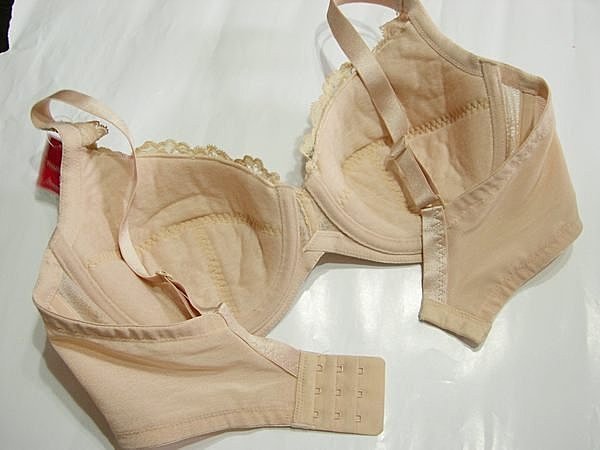 黛 安芬 75E黑/膚16-3802 輕透嚴選 內衣 包覆性佳//N5 | Yahoo拍賣