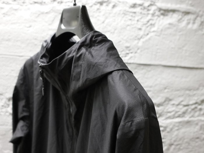 CA 日本品牌 UNIQLO 女款 黑色 防曬 連帽薄外套 XL號 一元起標無底價C880 | Yahoo拍賣