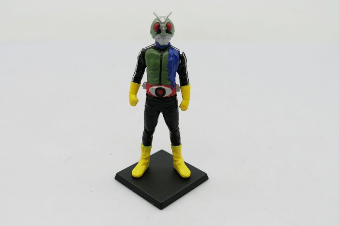 (小蔡二手挖寶網) 傳奇英雄 假面騎士 Kamen Ride 模型 公仔 玩具 收藏品 總重量約17g 行家自行鑑定 商品如圖 100元起標 無底價 | Yahoo拍賣