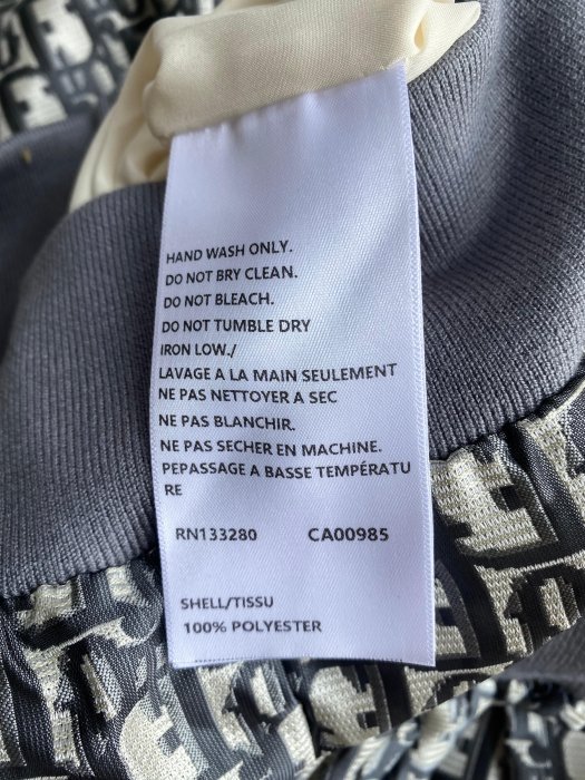 翡翠王.一元起標 .全新 DIOR 女生 灰色滿印提花休閒拉鏈運動套裝 S 碼 保真假貨包退. | Yahoo拍賣