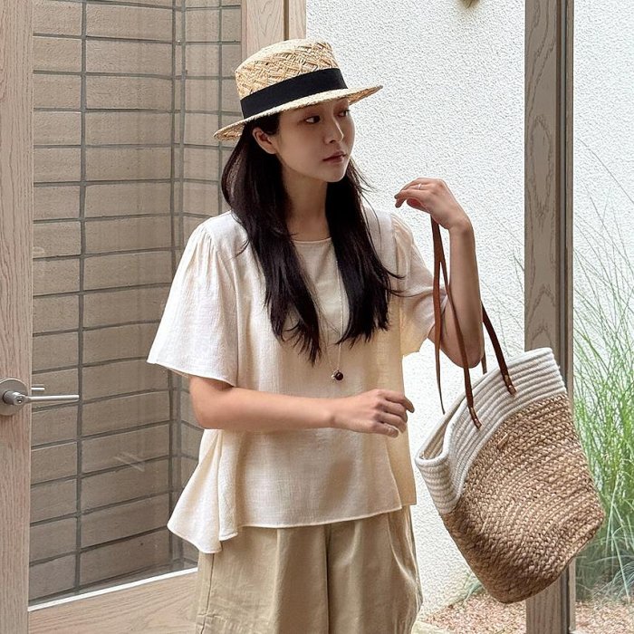 Bellee 正韓 側邊波浪荷葉袖人造絲上衣 (4色) 【0717-23】 | Yahoo拍賣