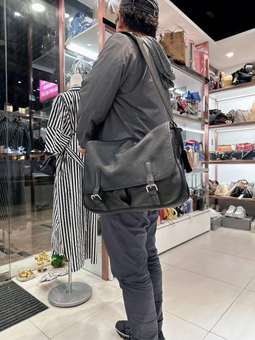 ⭐️ 香榭屋精品店 ⭐️ PRADA 黑色全皮銀釦雙口袋掀蓋大款書包 斜背包肩背包 (B5931) | Yahoo拍賣