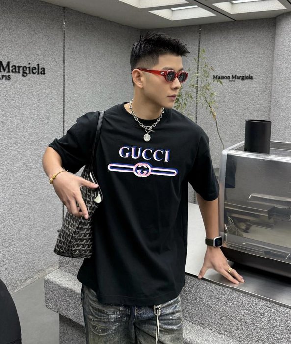 翡翠王.一元起標 全新 GUCCI 男女同款 黑色短袖T.XS碼 假貨包退.標多少賣多少 | Yahoo拍賣