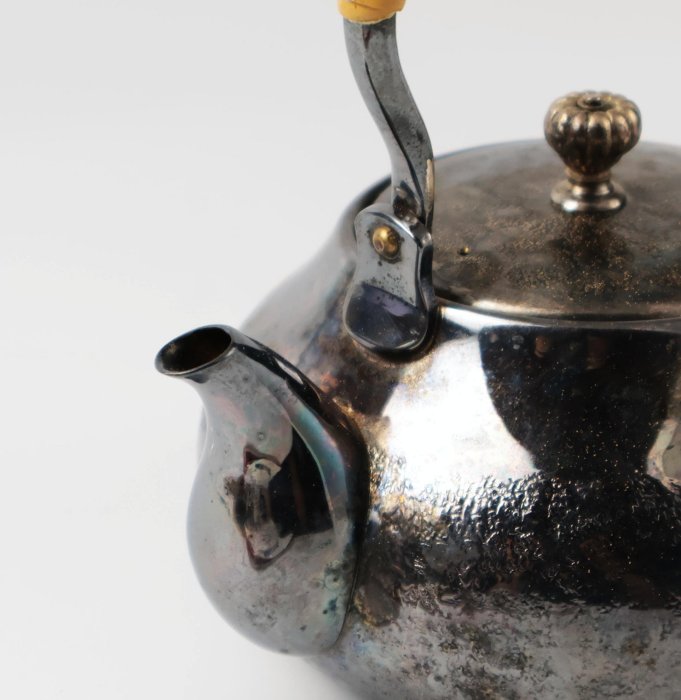 【桑園の】 日本古銀器 銀川堂 285g 燻銀 提樑急須 茶器 銀器 泡茶銀壺 T 6326 | Yahoo拍賣