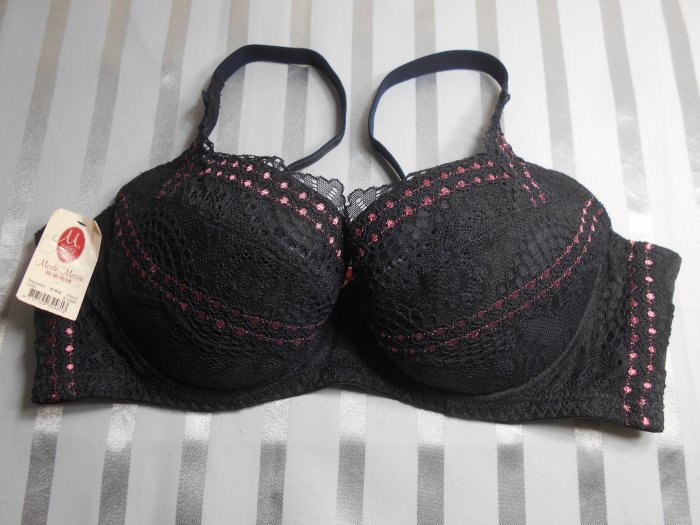 女【曼黛瑪璉】全新~深雅藍精美蕾絲迷人內衣85C/38C~179元起標~標多少賣多少~ (9A51) | Yahoo拍賣