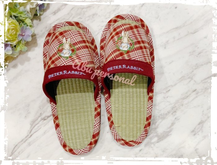 阿布捲捲鄉村雜貨 ＊彼得兔 正版授權 百貨專櫃 Peter Rabbit 天然藺草 蓆編 室內 防滑 拖鞋-26 | Yahoo拍賣