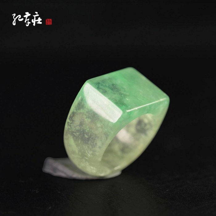 圈內徑1.81cm冰種玻璃翠扳指中圍女戒【紀孝莊古董】060610 頂面寬1.42cm背 高1.16 重11g | Yahoo拍賣