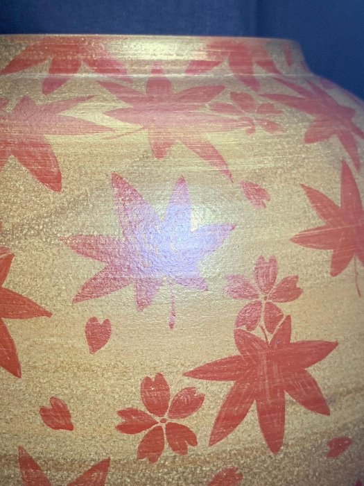 【藏舊尋寶屋】老日本 清水燒 赤雲窯 岡田菁山作 落款 金彩雲錦楓葉紋大陶花入/花瓶 附原裝題字木盒/介紹※一元超值起標！※0904629-191 | Yahoo拍賣